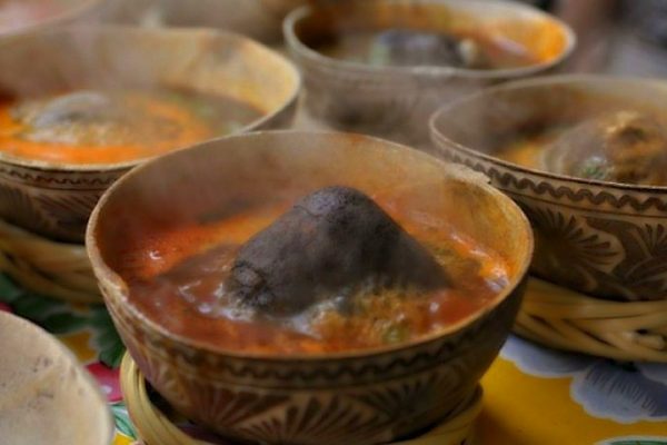 Los 8 platillos típicos de Oaxaca ¡Una lista imperdible! - Rehiletes